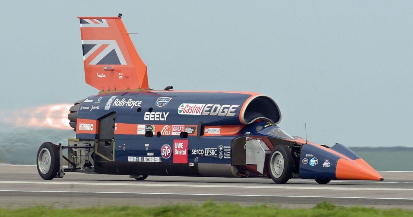 Bloodhound Supersonic Car Can Hit 1,000 MPH & Is For Sale At The Cost ...