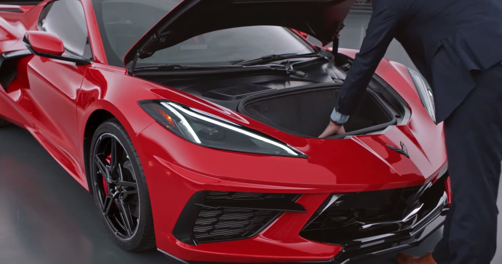C8 Corvette Frunk Might Pop Up Under 30mph | HotCars